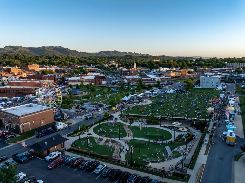 Bulls, Broncs & Bull Fights Rodeo - Johnson City Convention & Visitor ...